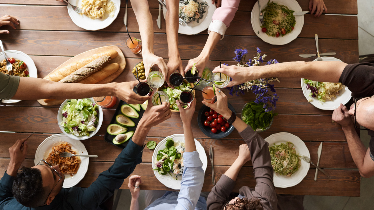 Best Ways To Entertain On A Budget – Explorer Hop